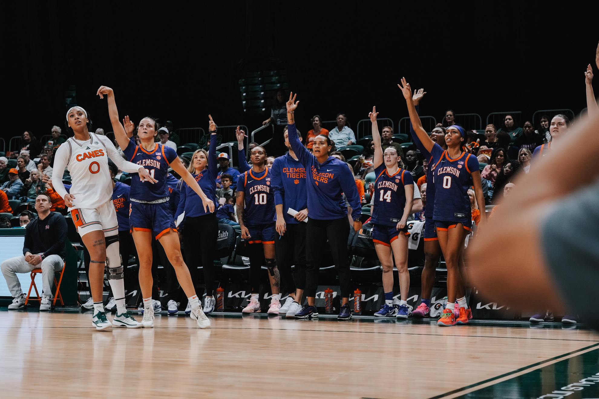 Raven Thompson Nets Season-High 24 Points In Win at Miami, 70-55 ...